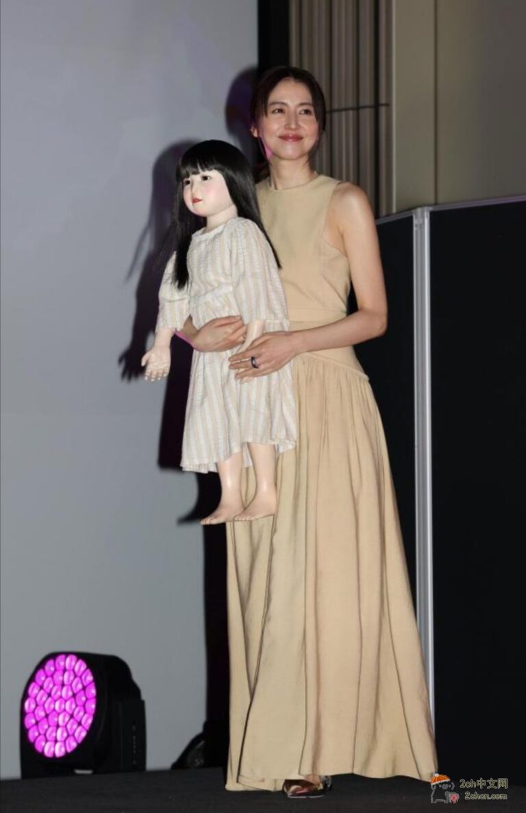 2ch：37岁的长泽雅美抱着一个小孩 日本网民：这种疲惫的熟女最h - 2ch中文网